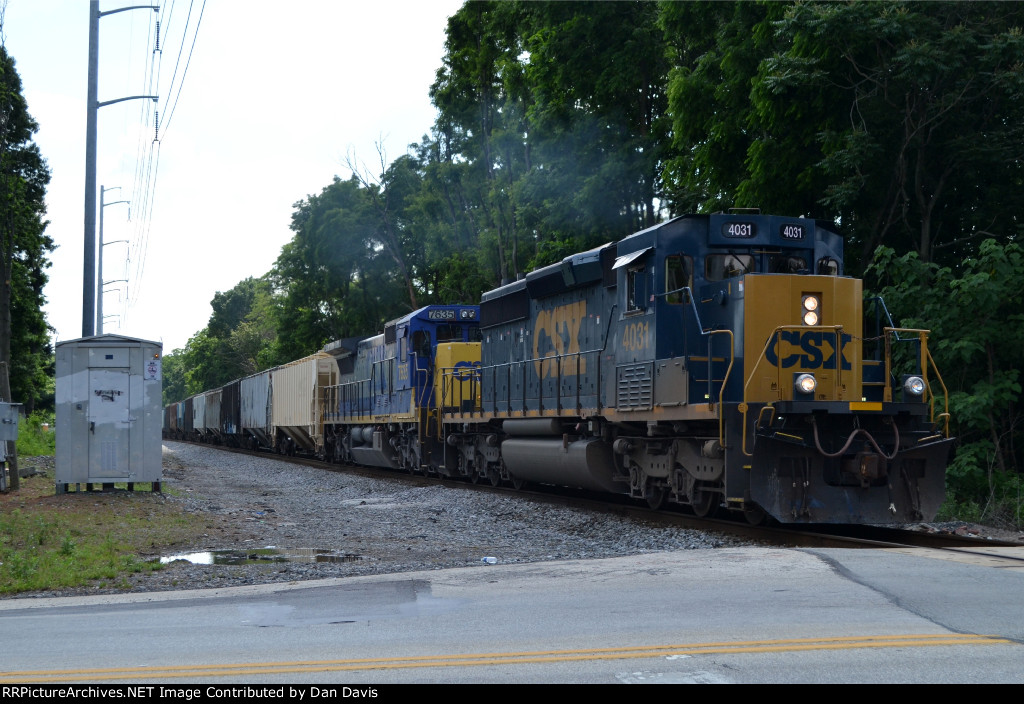 CSX SD40-3 4031 leads K531-15
